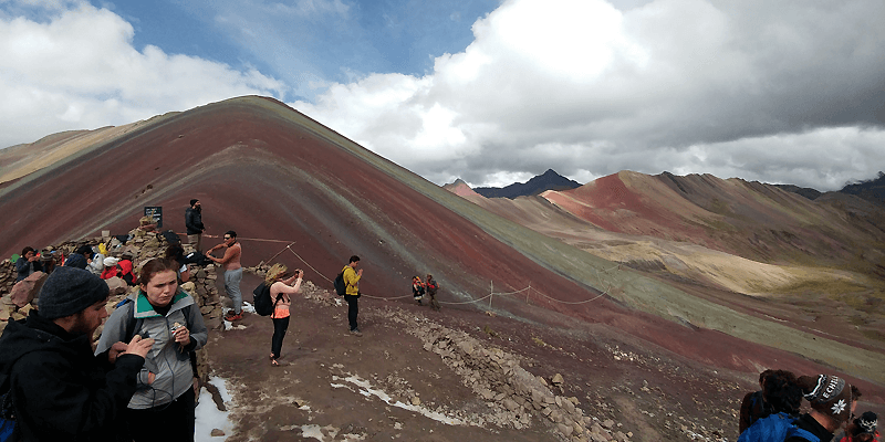 Tour de día completo a vinicunca la Montaña de arco iris en Cusco